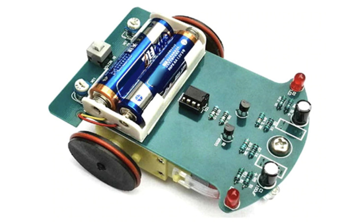 Circuit design Line-Following Robot (LM393) - Tinkercad