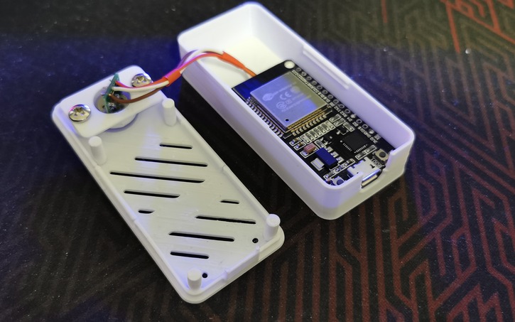 3D design ESP32 - PIR - Case with wall Mount - Tinkercad