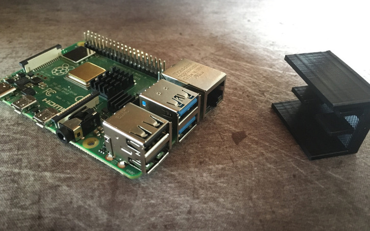 3D design Raspberry Pi Mount - Tinkercad