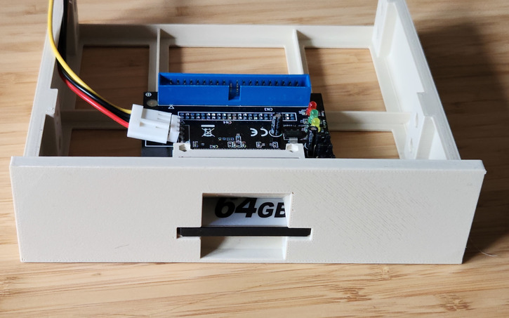 3D design 5 1/4 Bay CF holder - Tinkercad
