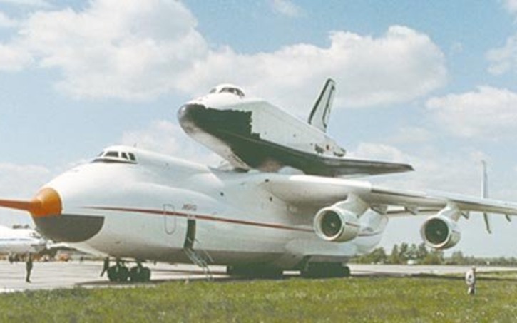 3D design Antonov AN-225 with Buran - Tinkercad