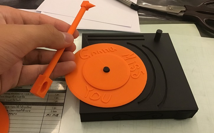 3D design Record player and record - Tinkercad