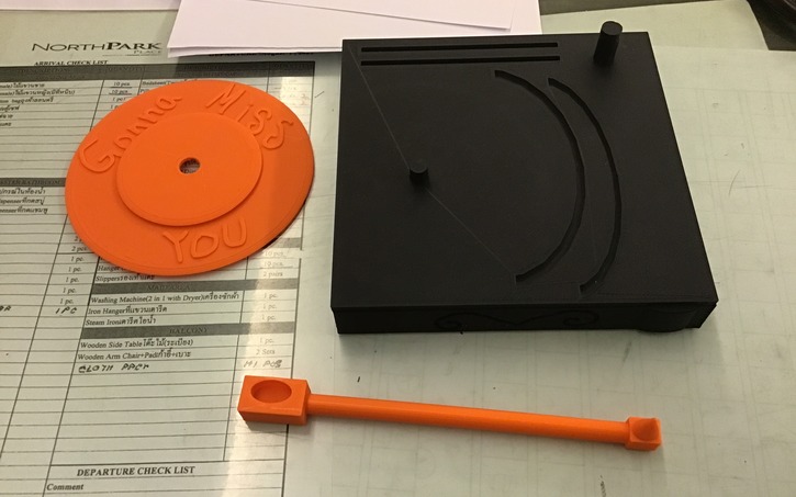 3D design Record player and record - Tinkercad