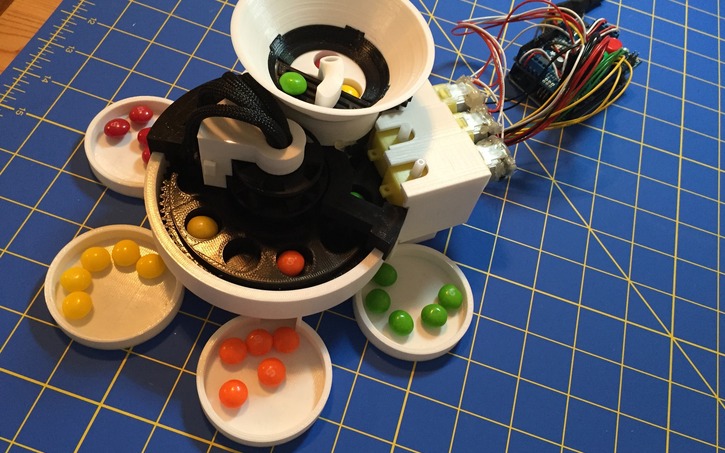 3D design Skittles Machine - Tinkercad